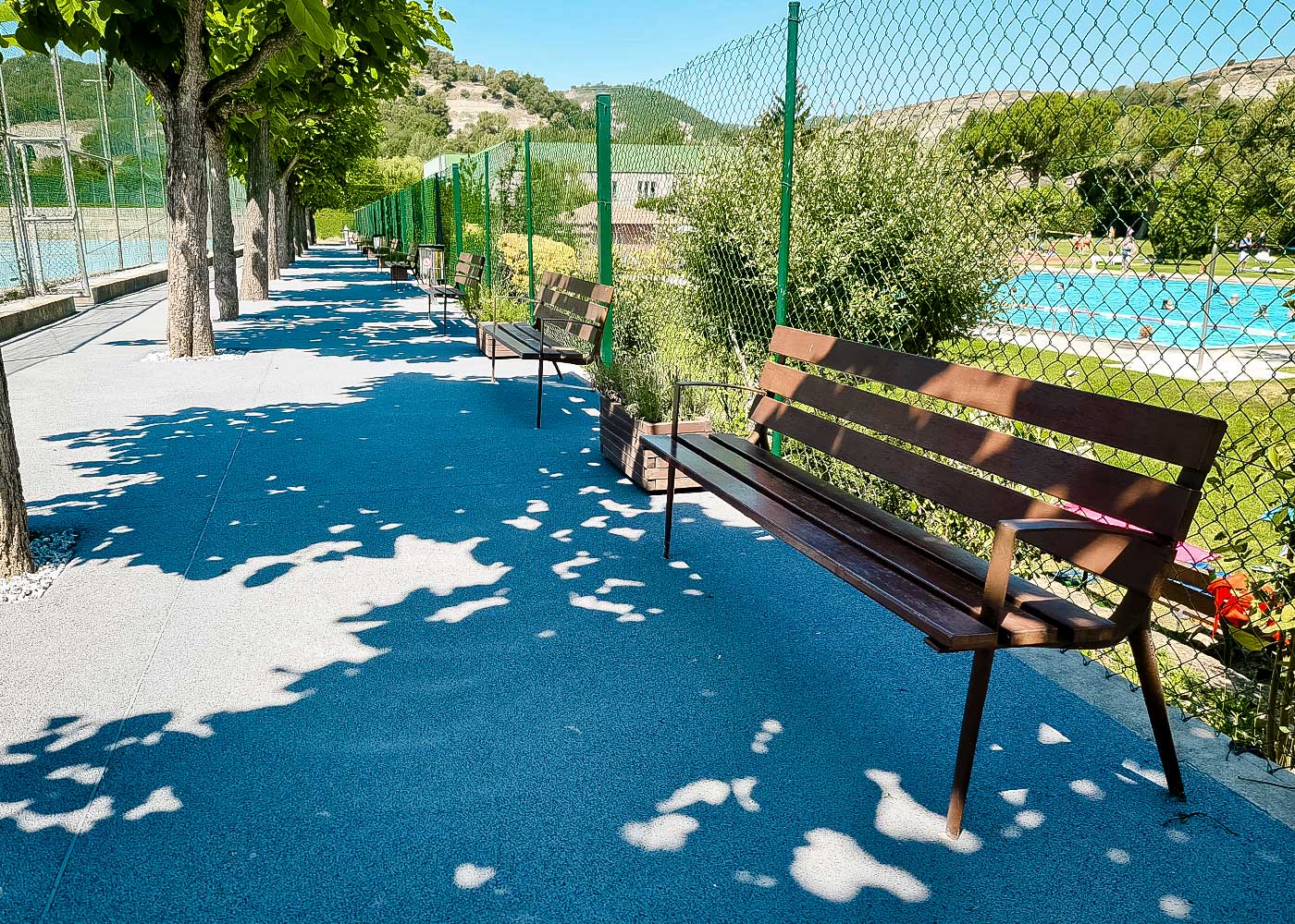 El club deportivo Tona renueva su alumbrado público y mobiliario urbano ...